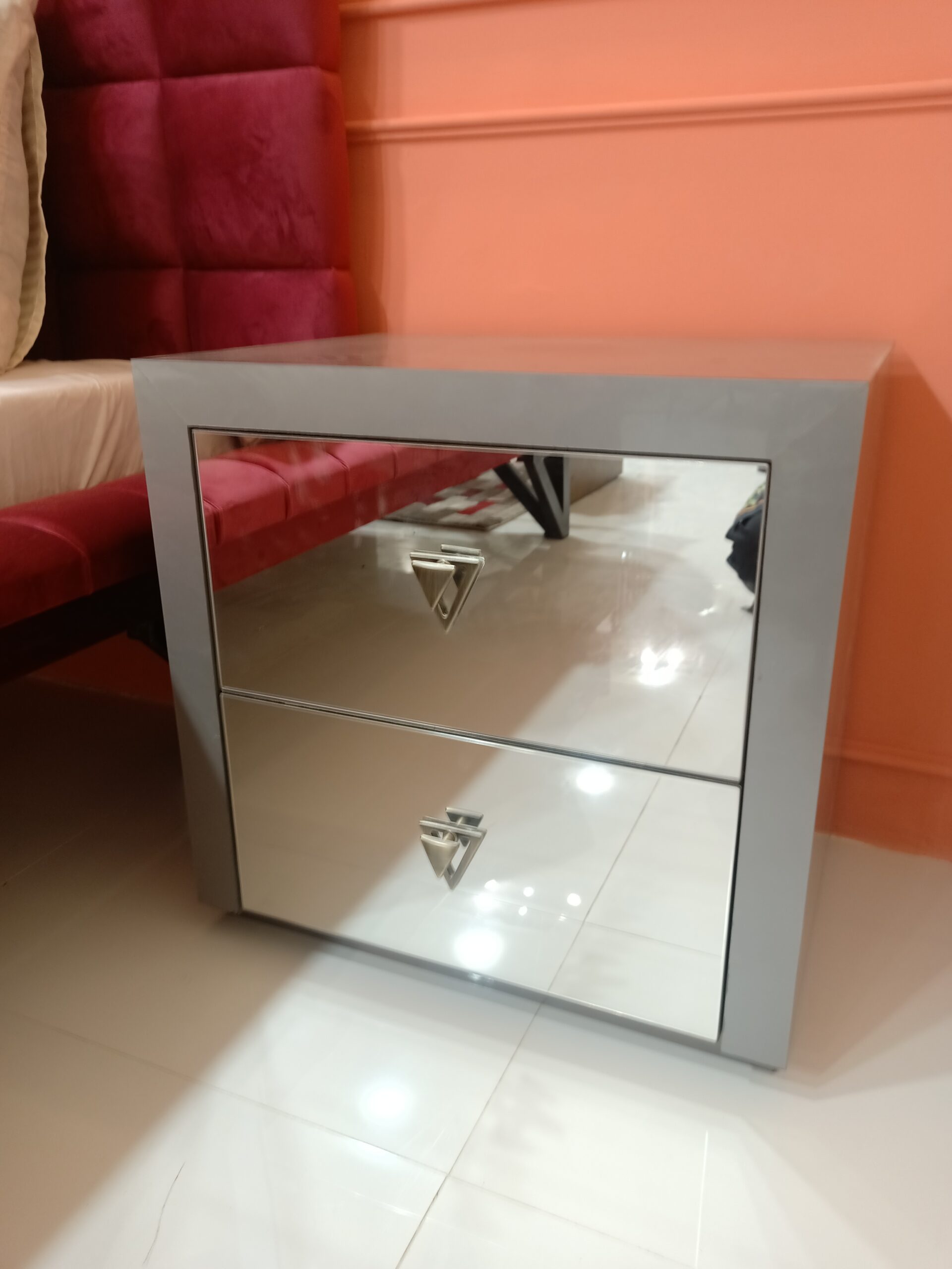 Bubbles Bridal 1 Side Table – HOiD.pk