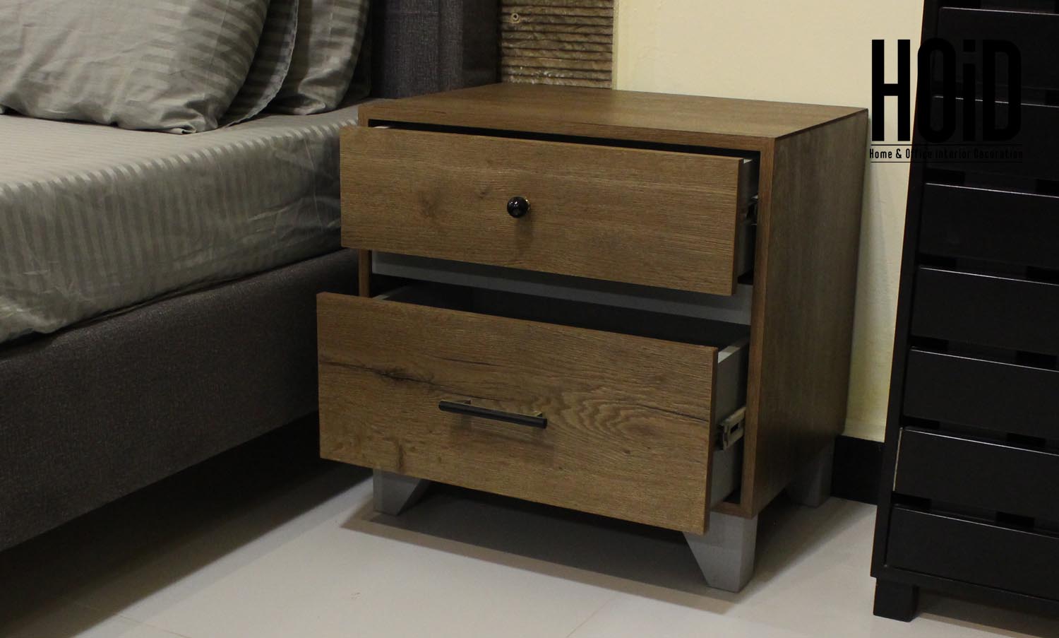 Dotted Bed in Jute with Droll Side Tables - HOiD.pk