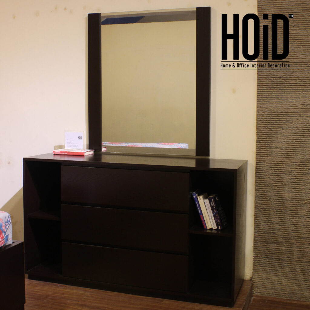 Silk Side Table with 3 Drawers – HOiD.pk